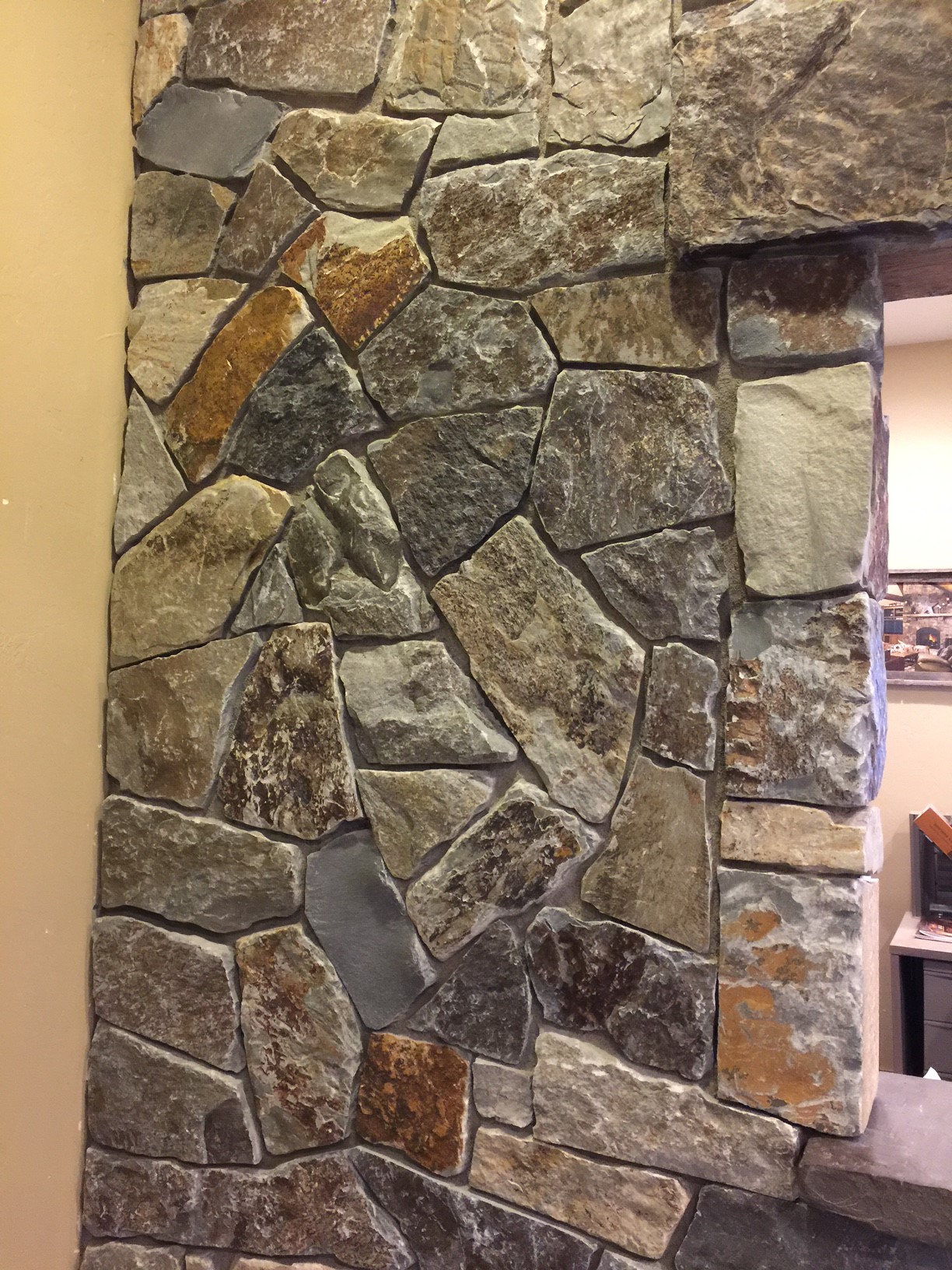 Chief Cliff Cottage Blend Thin Veneer - Montana Rockworks